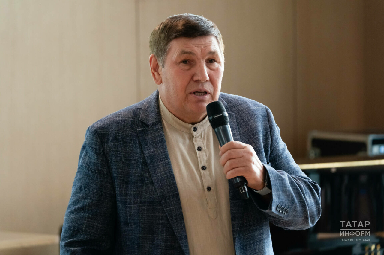 Гамил Әсхәдулла:«Һәр артист гаиләсеннән бер бала татар теленнән имтихан тапшырырга тиеш!»